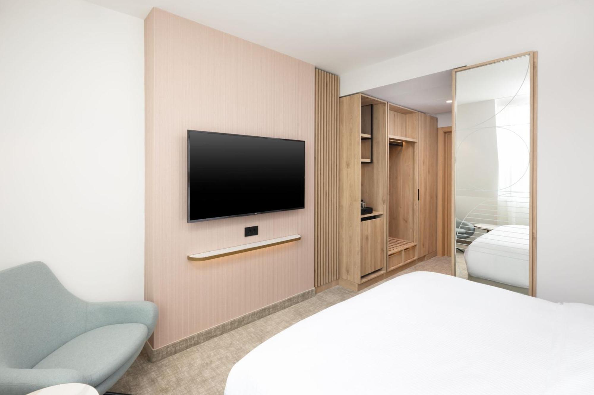 Hotel Courtyard By Marriott Cluj - Napoca Downtown Cluj-Napoca, Romania ...